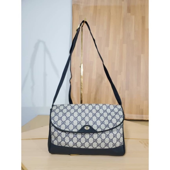 Gucci | Bags | Authentic Gucci Navy Gg Supreme Canvas Shoulder Bag ...